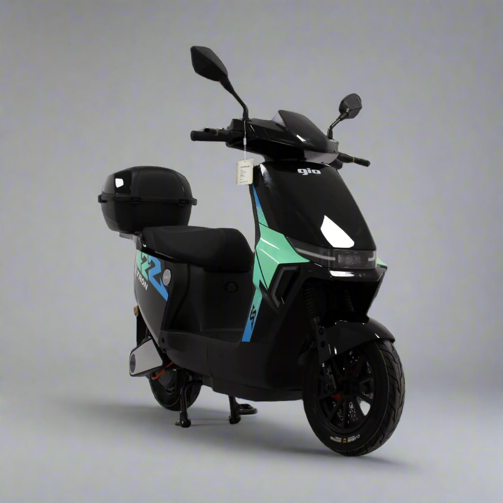 GIO Ultron eScooter - Glacial Onyx – GIO Scooters